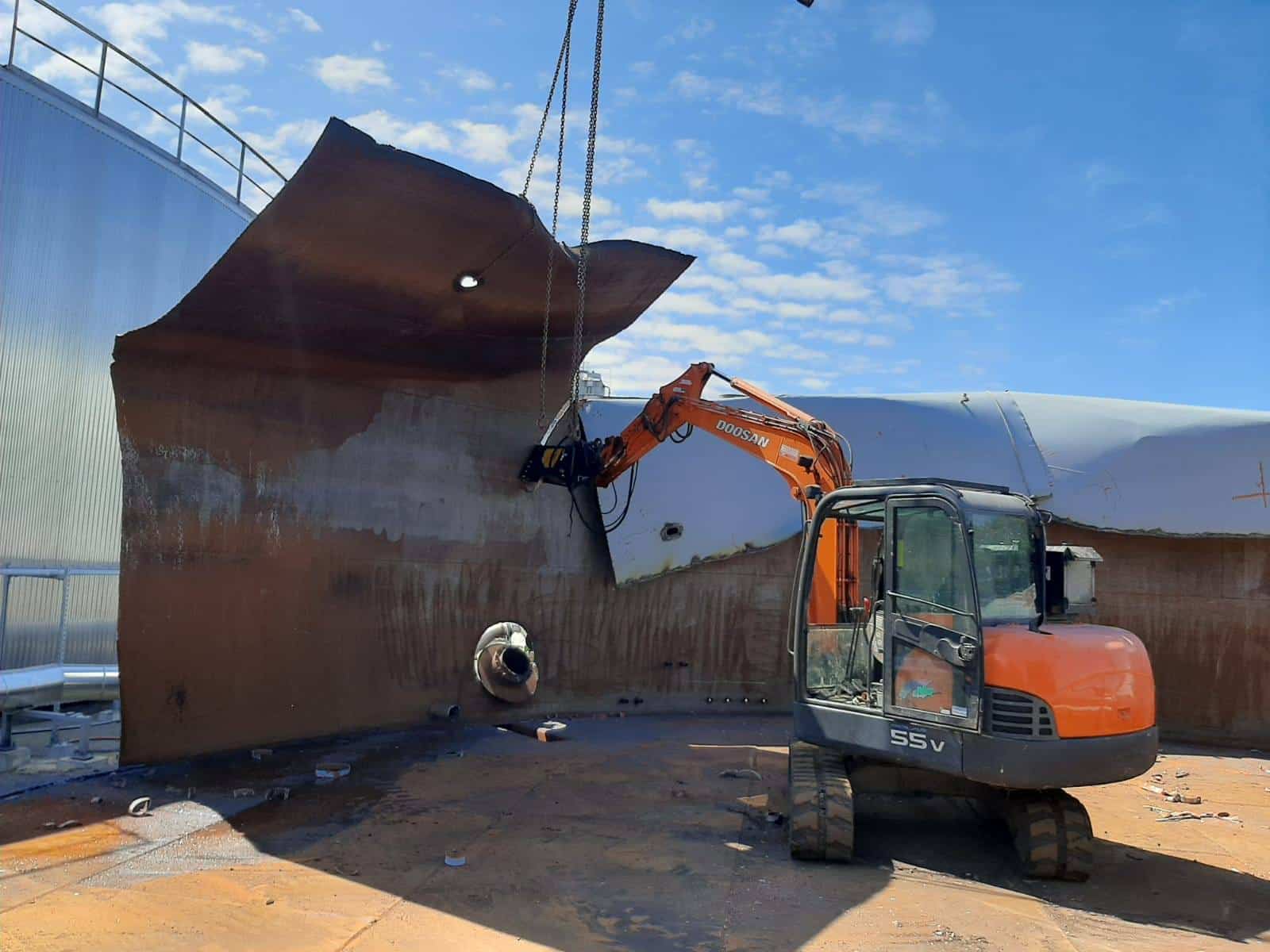 Slopen silo's - R. Kooiker Grond- en Sloopwerken